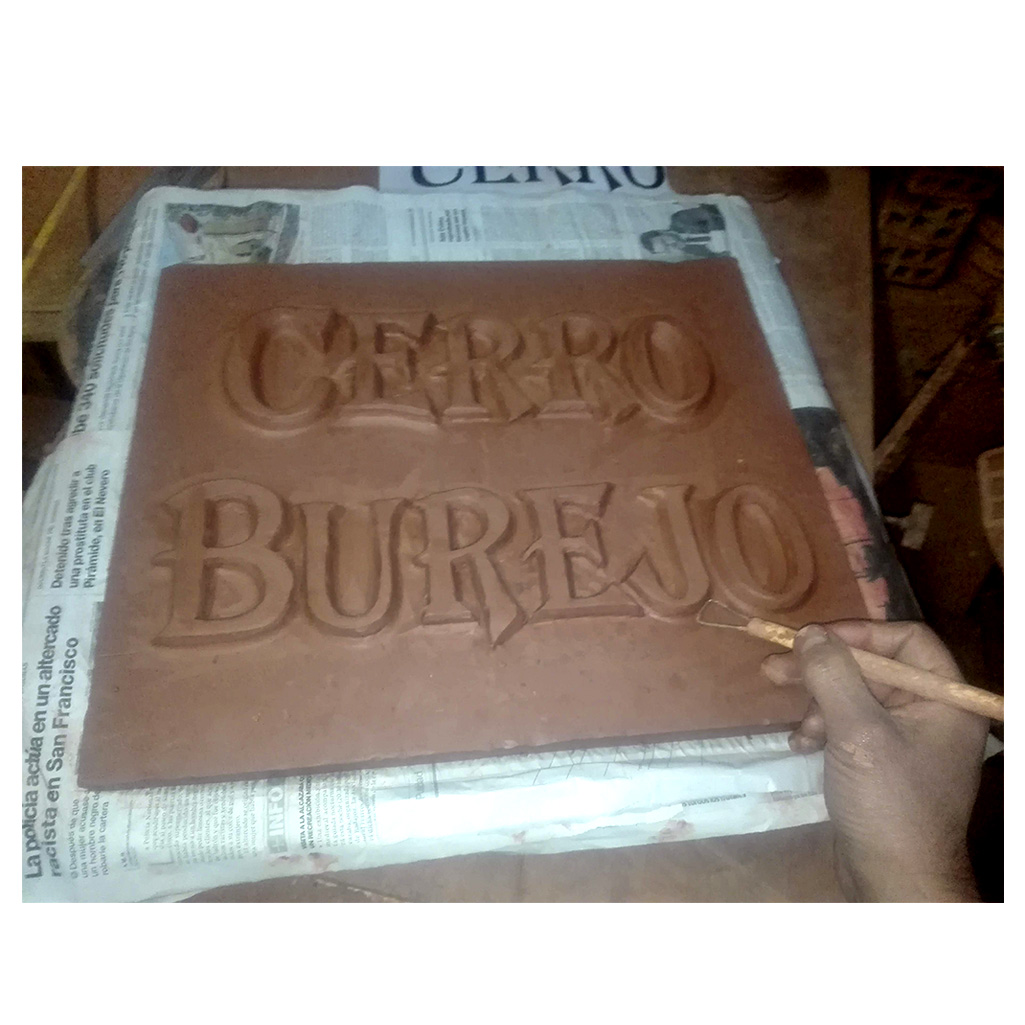 Rotulo de ceramica en relieve - Alfarería y Cerámicas Gallardo