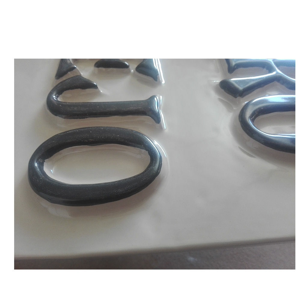 Rotulo de ceramica en relieve - Alfarería y Cerámicas Gallardo